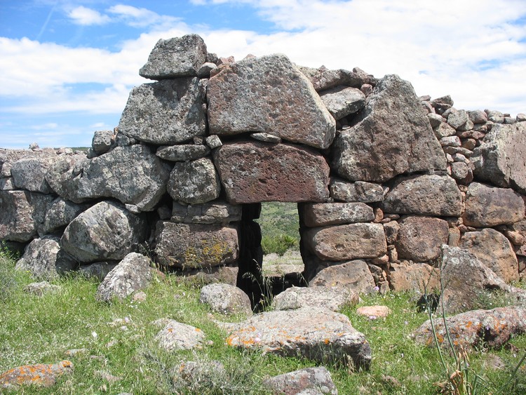 Monte Baranta Muraglia Megalitica, Sardinia (Sardegna) | Megalithic Portal