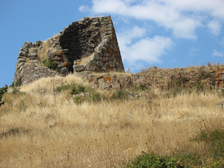 Ruju Nuraghe (Macomer) Broch or Nuraghe : The Megalithic Portal and ...