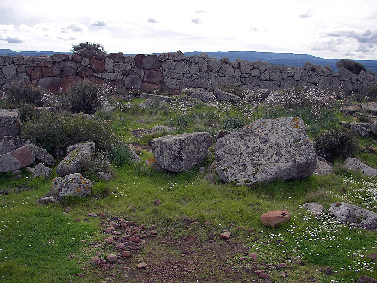 Monte Baranta Circolo Megalitico, Sardinia (Sardegna) | Megalithic Portal
