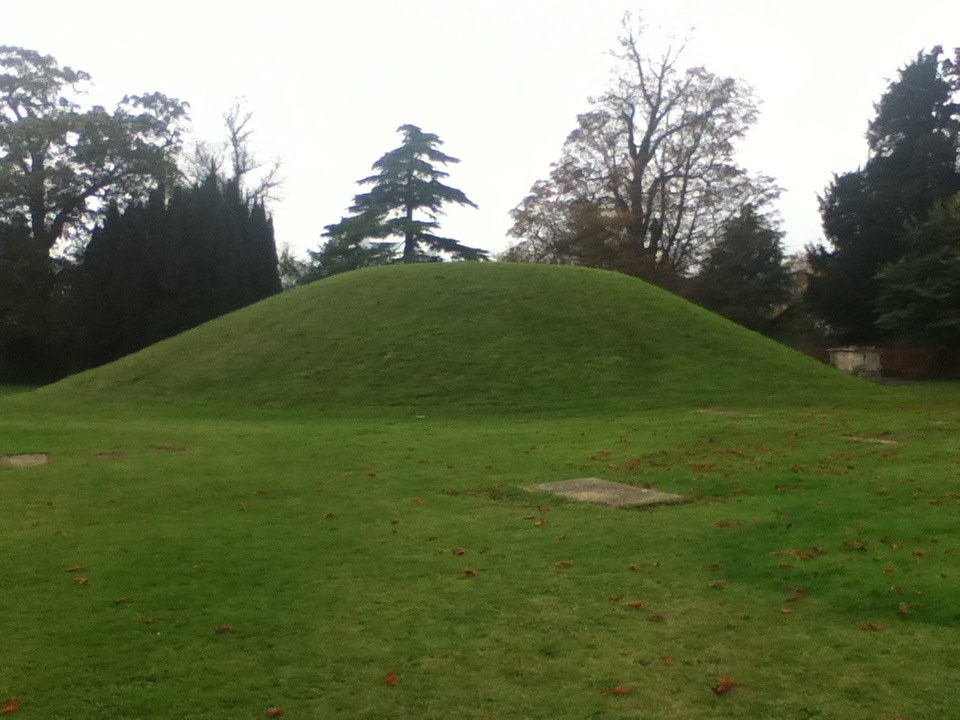 Taplow Mound [Tæppa's Mound; Tæppa's Low (Taplow), Taeppa's Mound ...