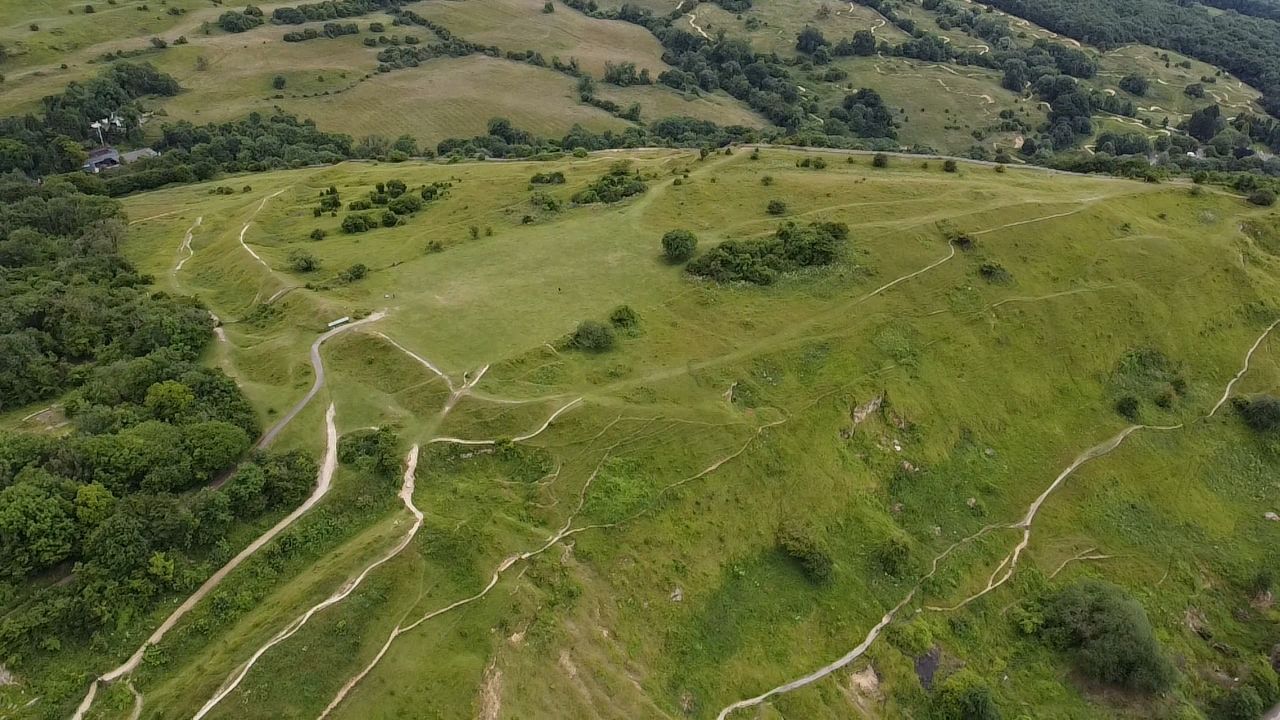 Crickley Hill Gallery : The Megalithic Portal and Megalith Map: