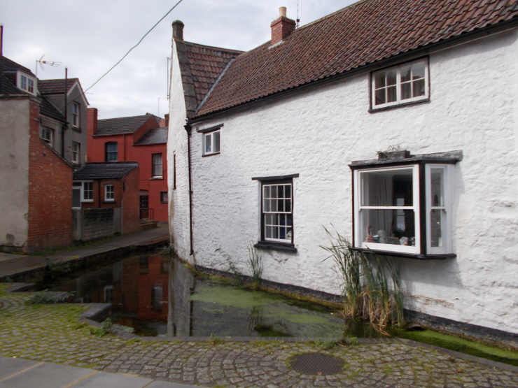 The Broadwell [St. Mary's Well Nun Well] Holy Well or Sacred Spring ...