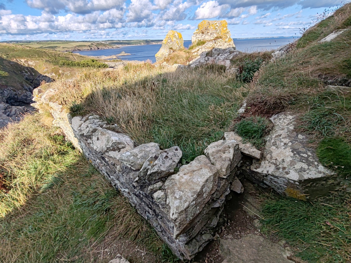 Little Cudden Misc. Earthwork : The Megalithic Portal and Megalith Map:
