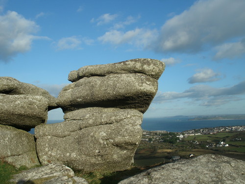 Rosewall Hill Cairn Cairn : The Megalithic Portal and Megalith Map: