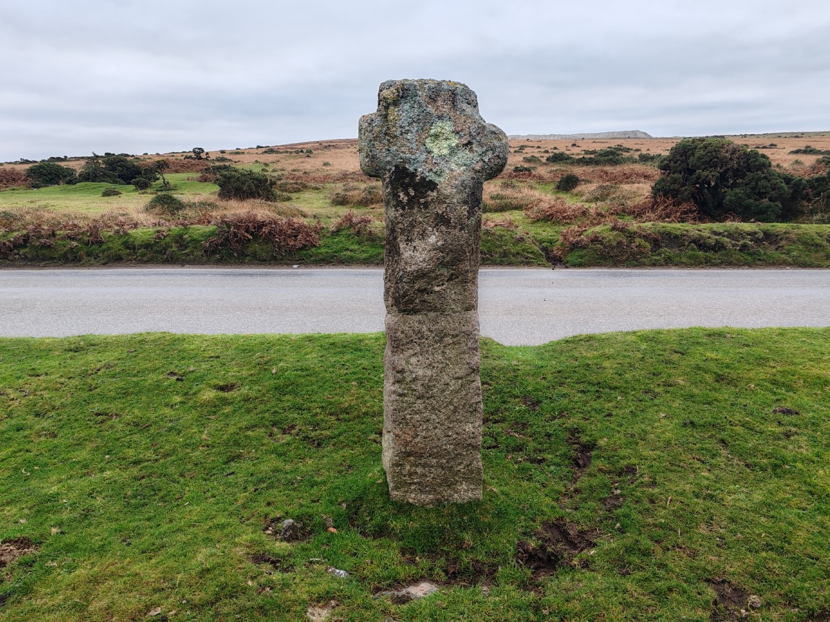 Shaden Cross Ancient Cross : The Megalithic Portal and Megalith Map: