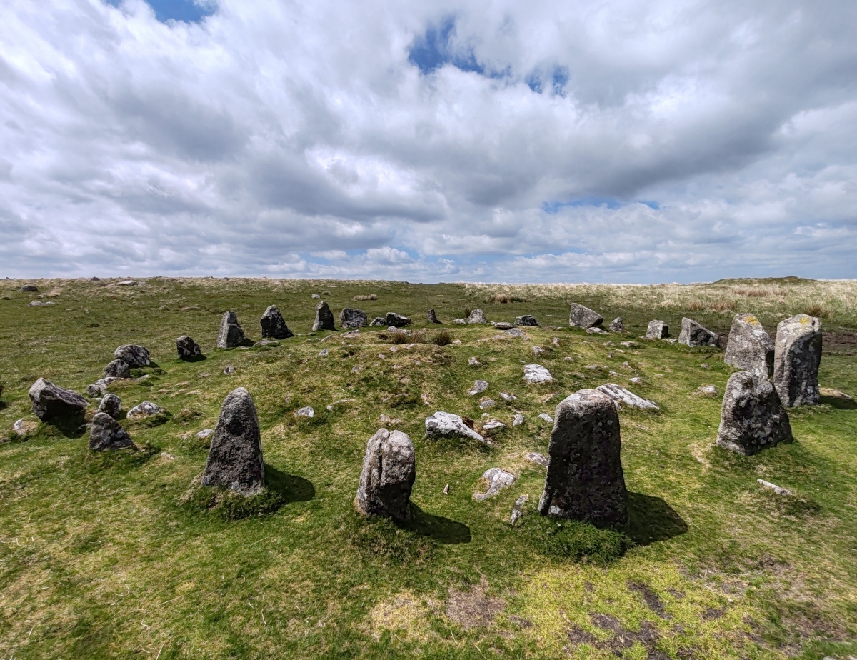 Down Tor circle [Hingston Hill circle] Stone Circle : The Megalithic ...