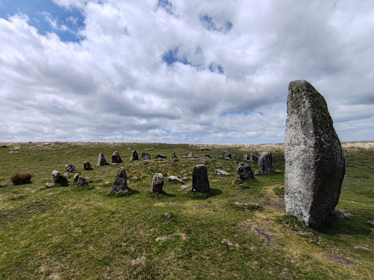Down Tor circle [Hingston Hill circle] Stone Circle : The Megalithic ...