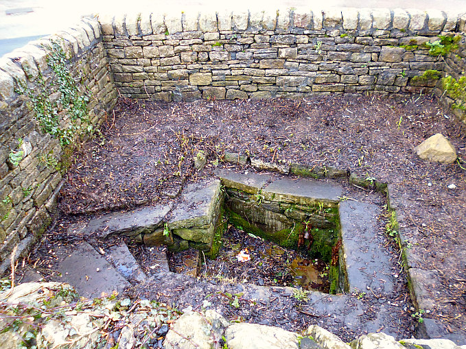 Jinny Well, Salterforth, Lancashire | Megalithic Portal