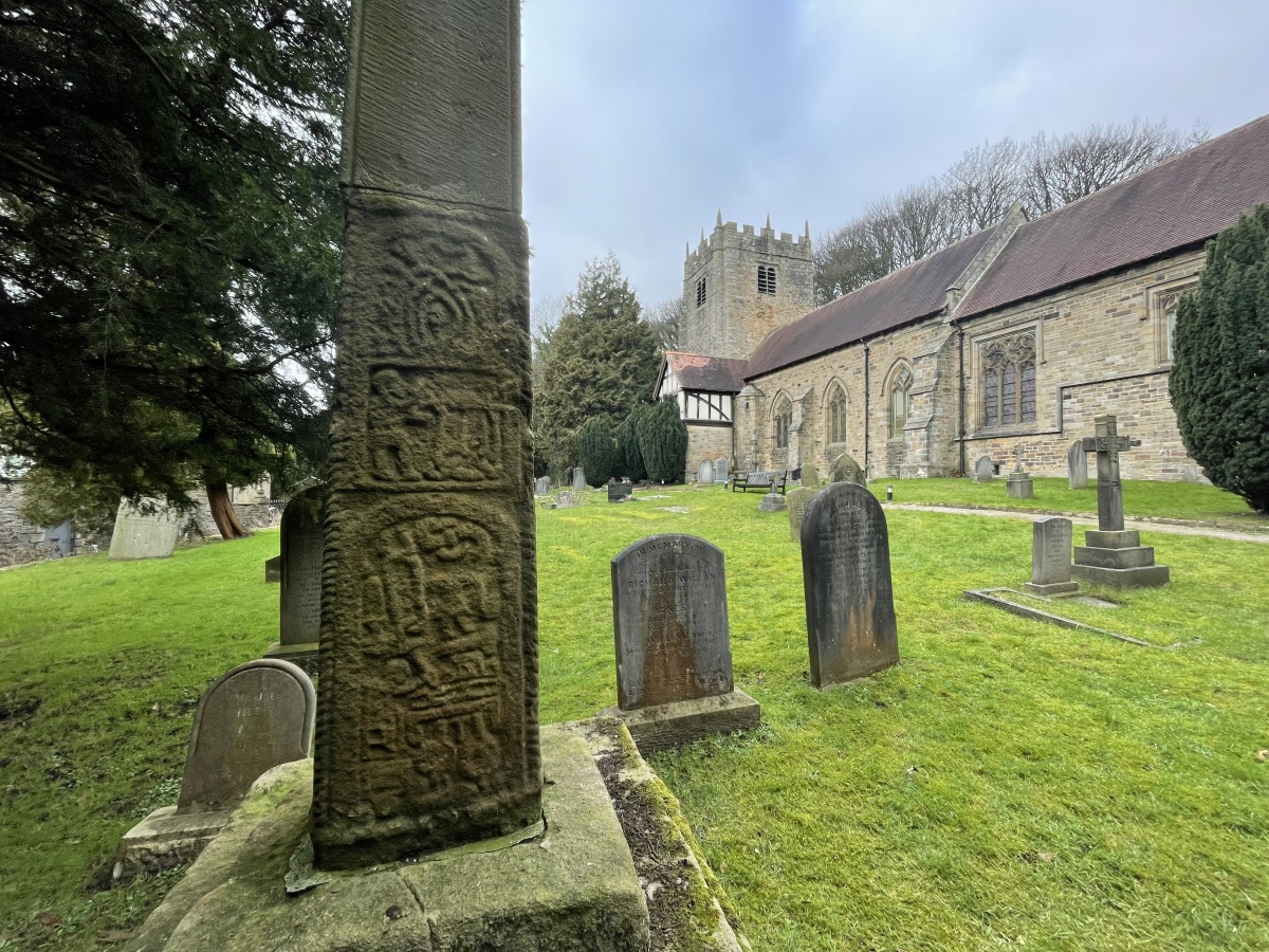 Halton St Wilfrid's Churchyard Ancient Cross : The Megalithic Portal ...