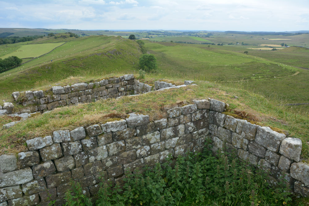 Hadrian's Wall (Turret 44b) Misc. Earthwork : The Megalithic Portal and ...