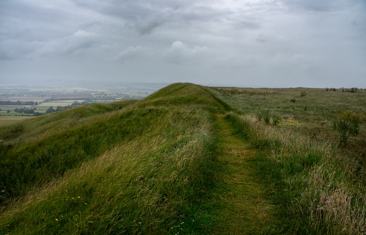 Uffington Castle Hillfort : The Megalithic Portal and Megalith Map: