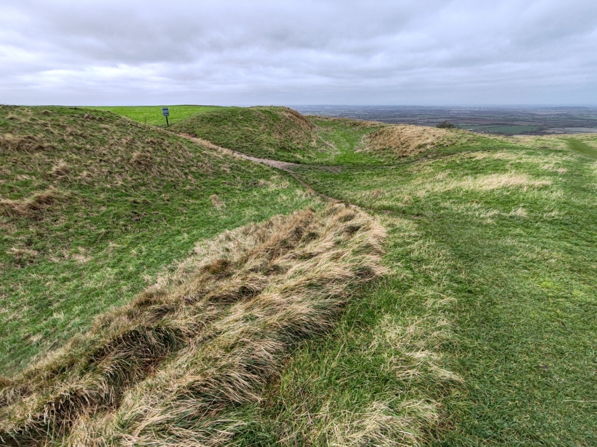 Uffington Castle Hillfort : The Megalithic Portal and Megalith Map: