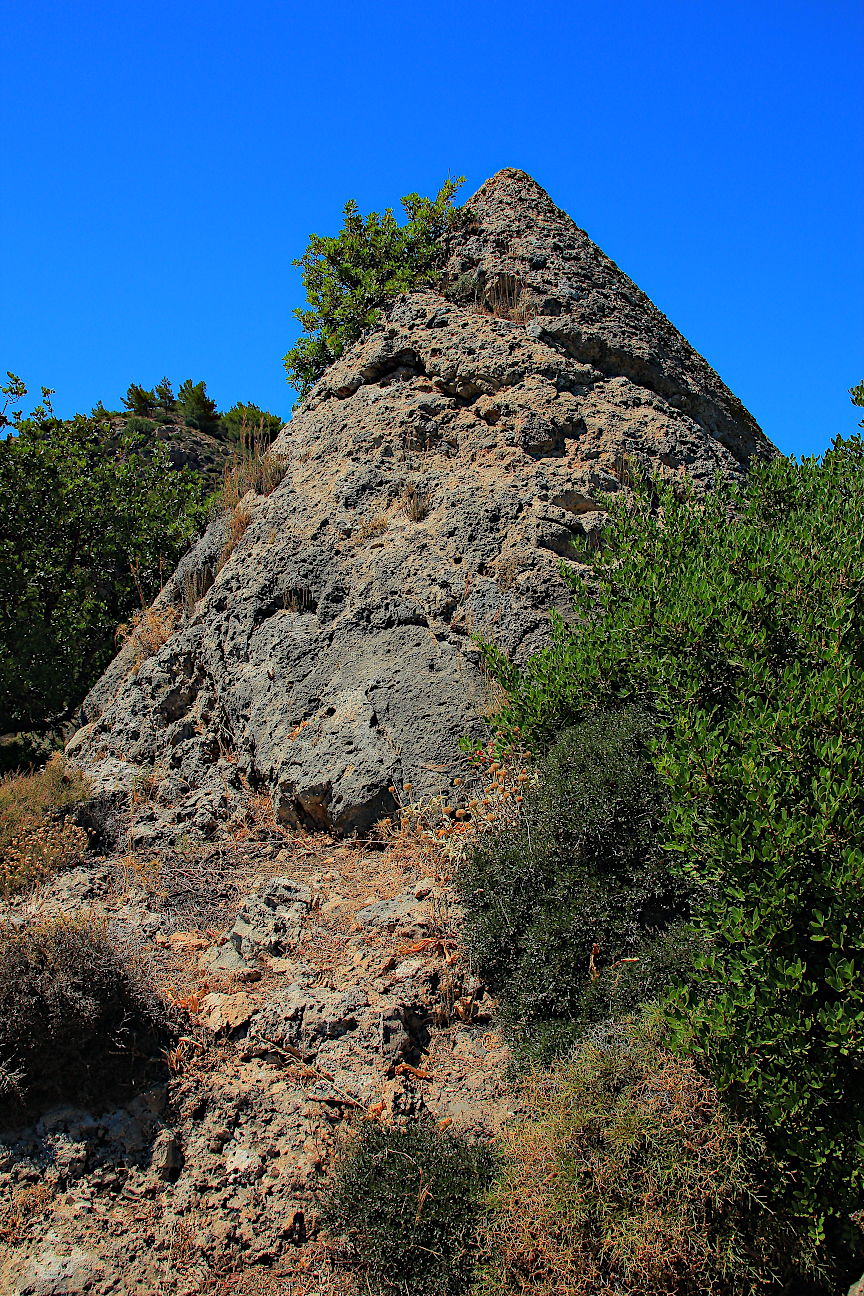 Selino Pyramid, Crete | Megalithic Portal