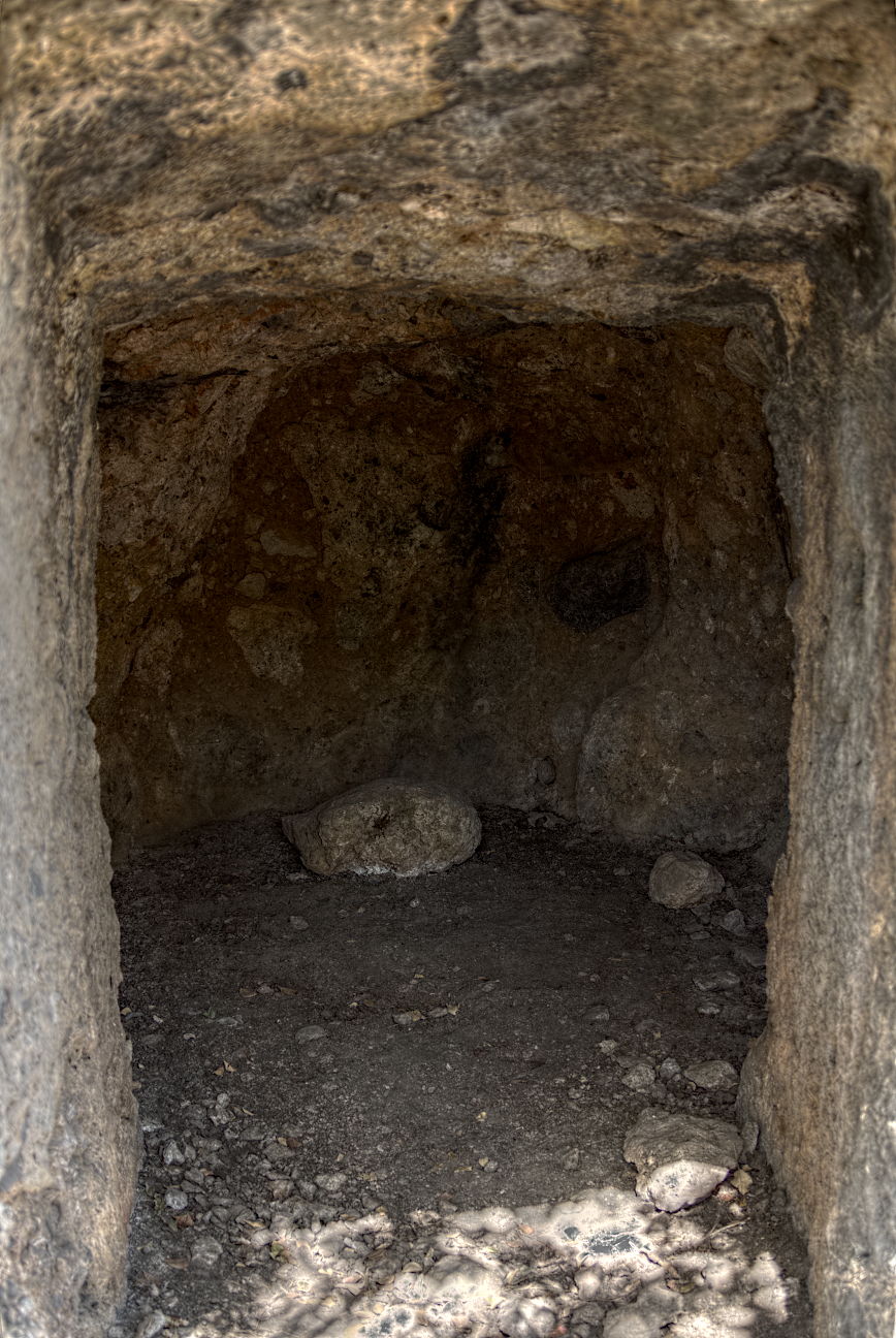 Selino Pyramid [Πυραμίδα Σελίνου, Sougia Pyramid] Chambered Tomb : The ...