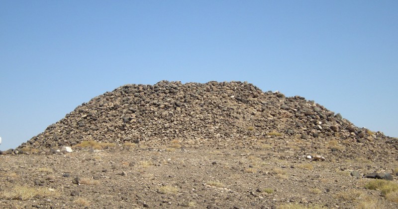 Jabal Al-Aswad Hillfort : The Megalithic Portal and Megalith Map: