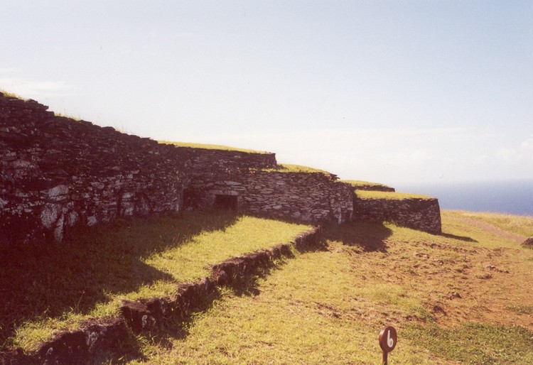 Orongo [Hoa Hkanananai'a] Ancient Village or Settlement : The ...
