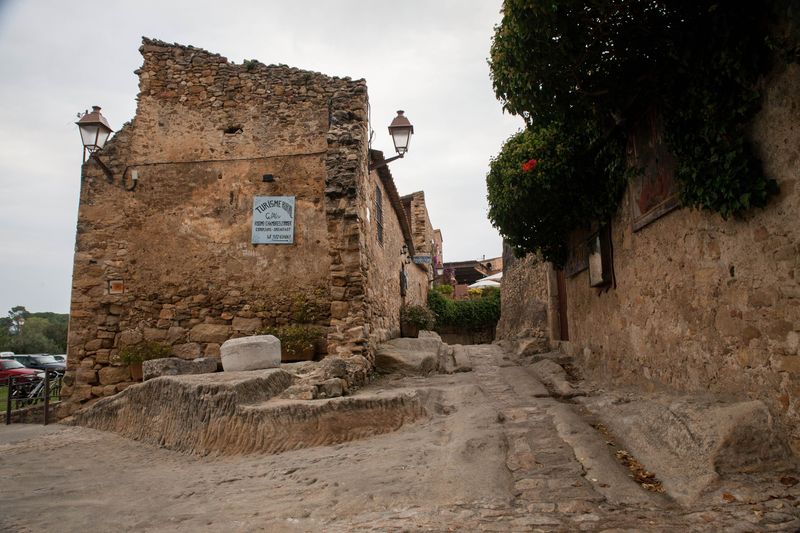 Peratallada Cart Ruts Ancient Trackway : The Megalithic Portal and ...