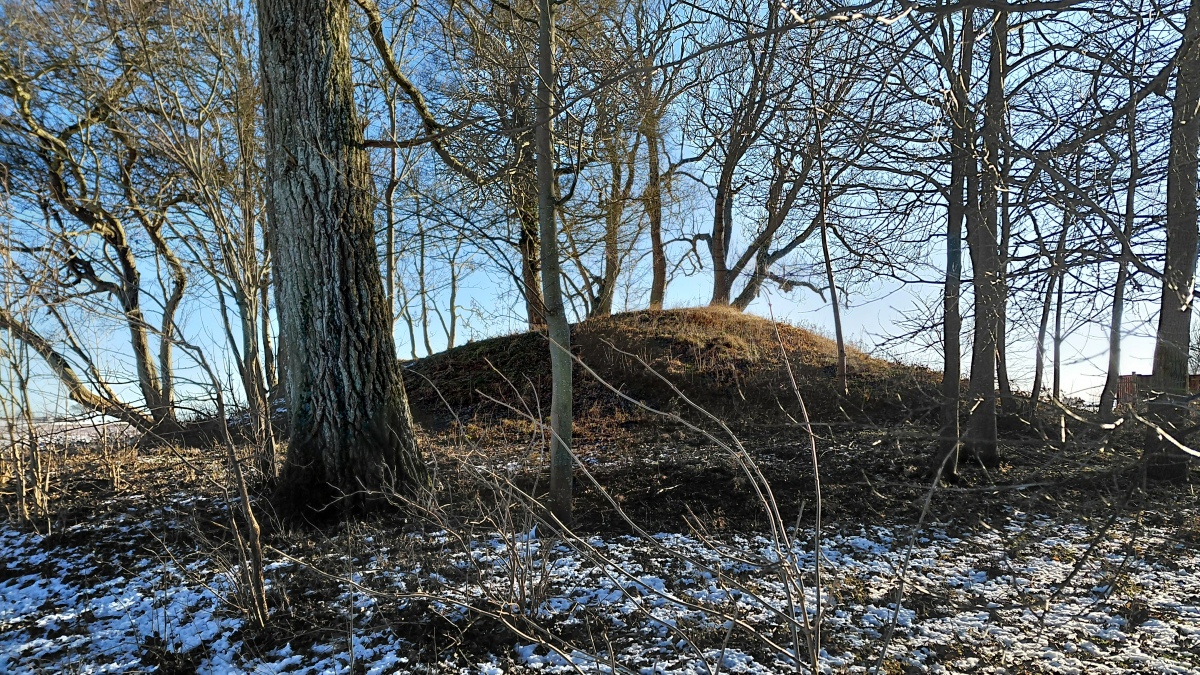 Nørre Frenderup Rundhøj, Møn + Lolland-Falster | Megalithic Portal