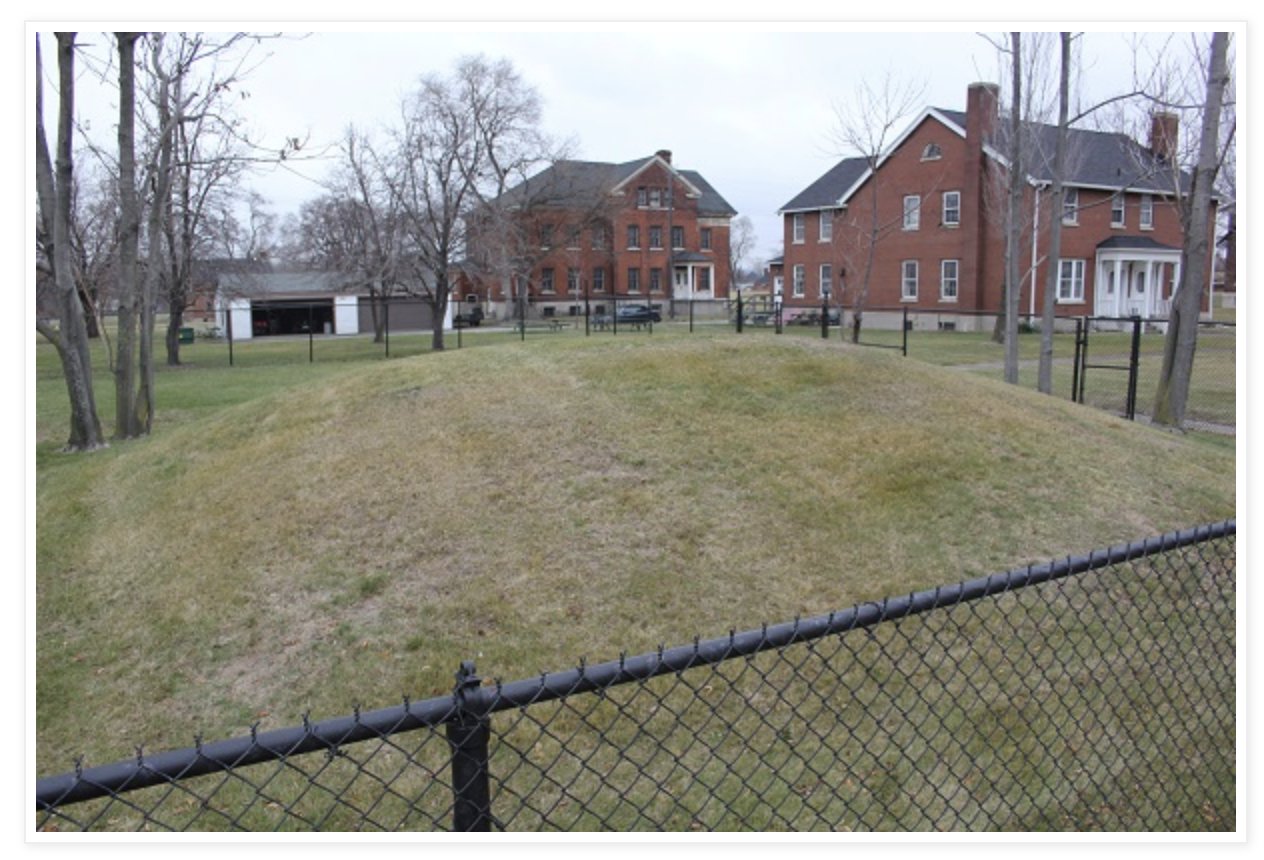 Fort Wayne Mound Site [Fort Wayne Mound] Artificial Mound : The ...
