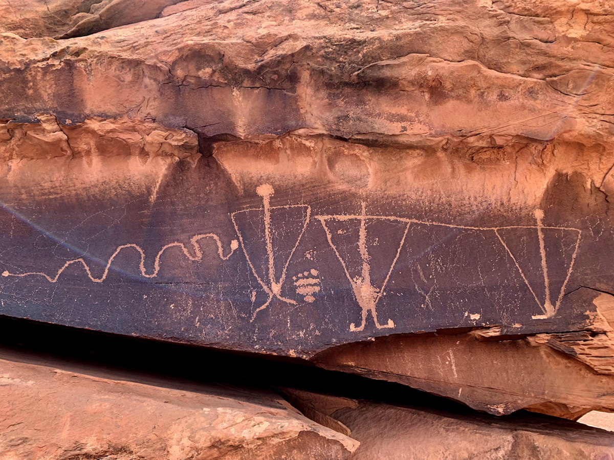 Birthing Rock petroglyphs Rock Art : The Megalithic Portal and Megalith ...
