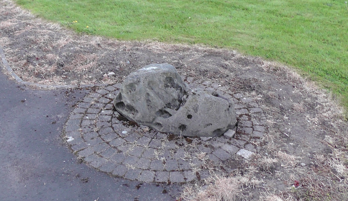 Bull's Stone (Ballymacnab), Co. Armagh | Megalithic Portal