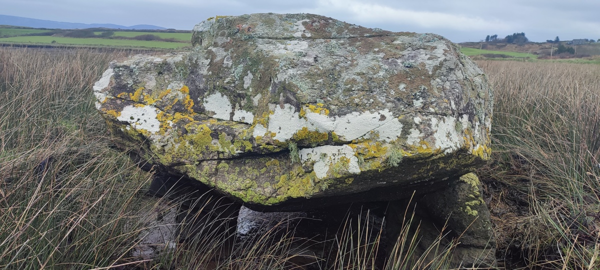 Dunmanus East boulder burial, Co. Cork | Megalithic Portal