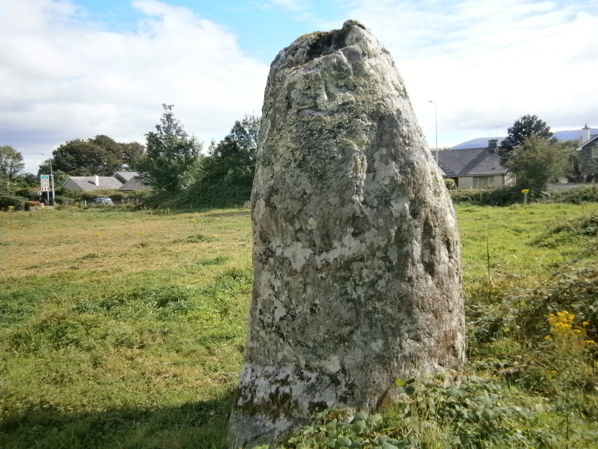 Fossa Stone Standing Stone (Menhir) : The Megalithic Portal and ...