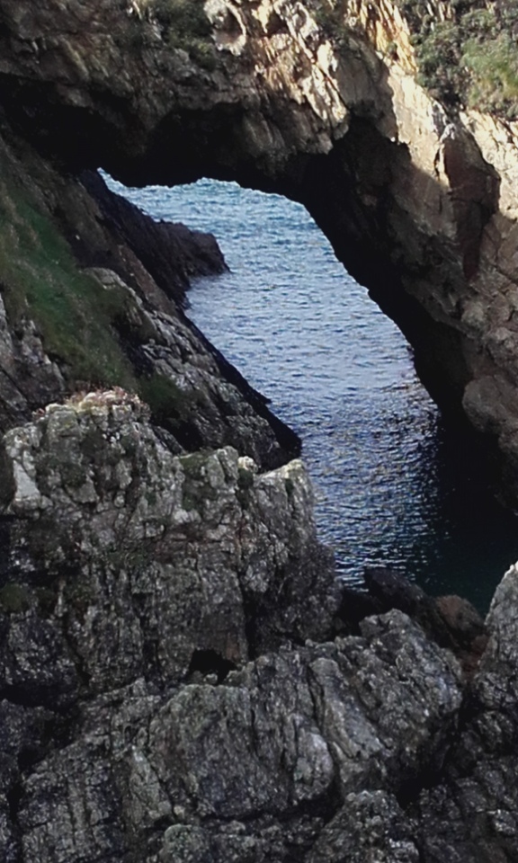 Bwa Gwyn, Anglesey (Sir Ynys Mon) | Megalithic Portal
