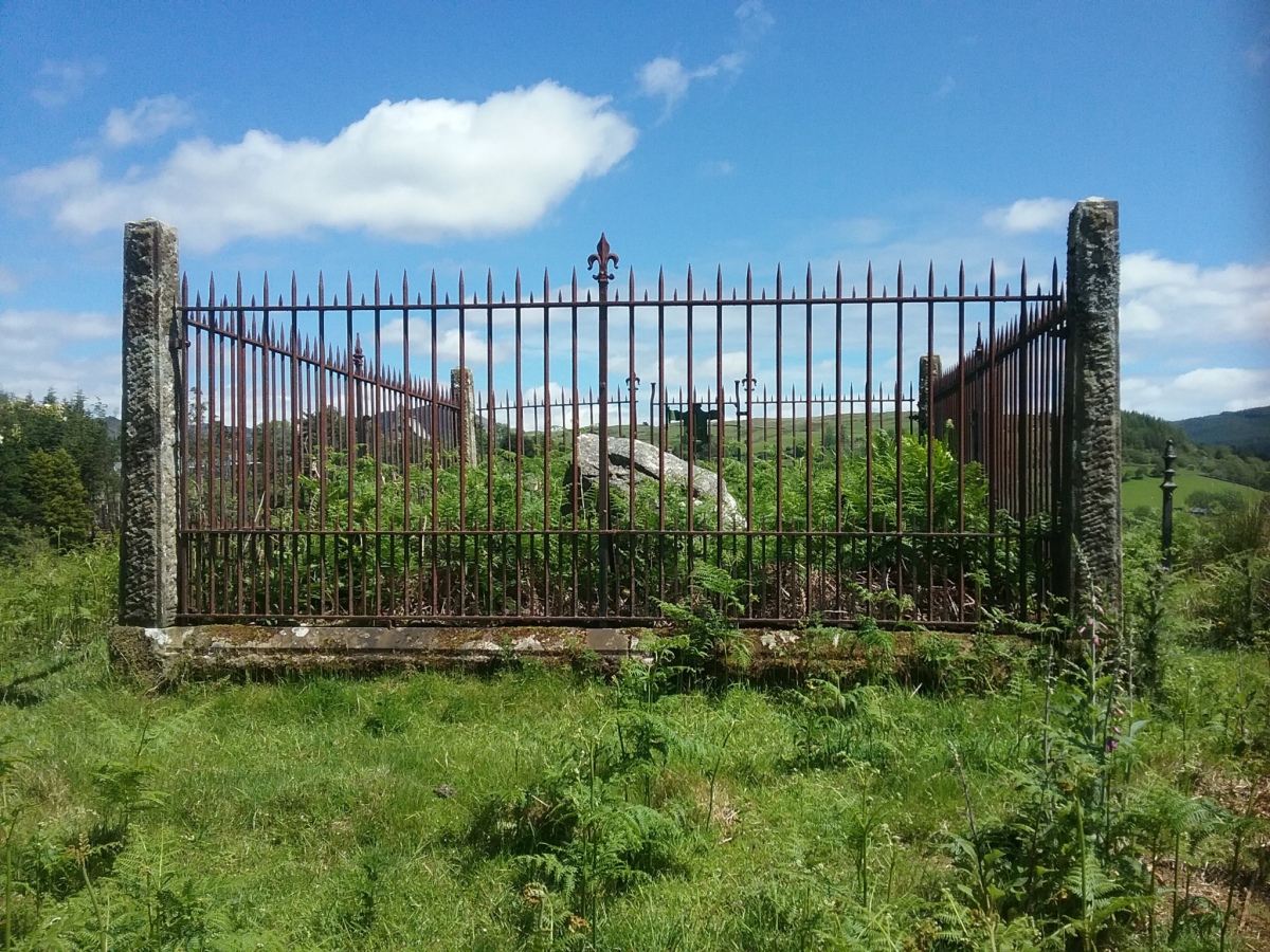 Tomb of the 4th Baron of Newborough, Gwynedd | Megalithic Portal