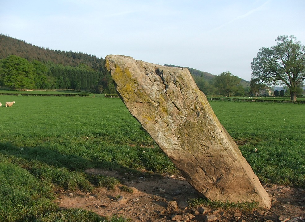 Llangoed Maen Hir, Powys | Megalithic Portal